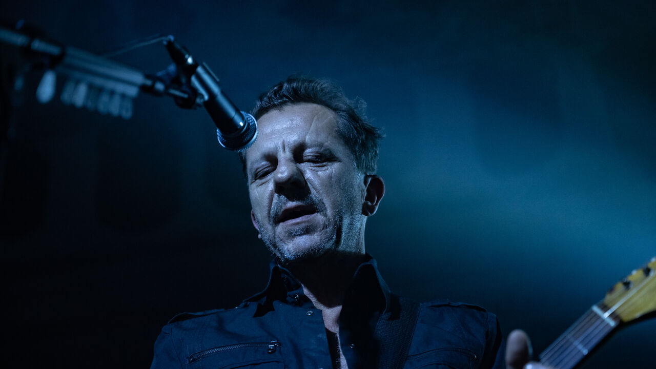 dEUS deze week 4 keer in Ancienne Belgique: hoe de rockgroep zijn ...