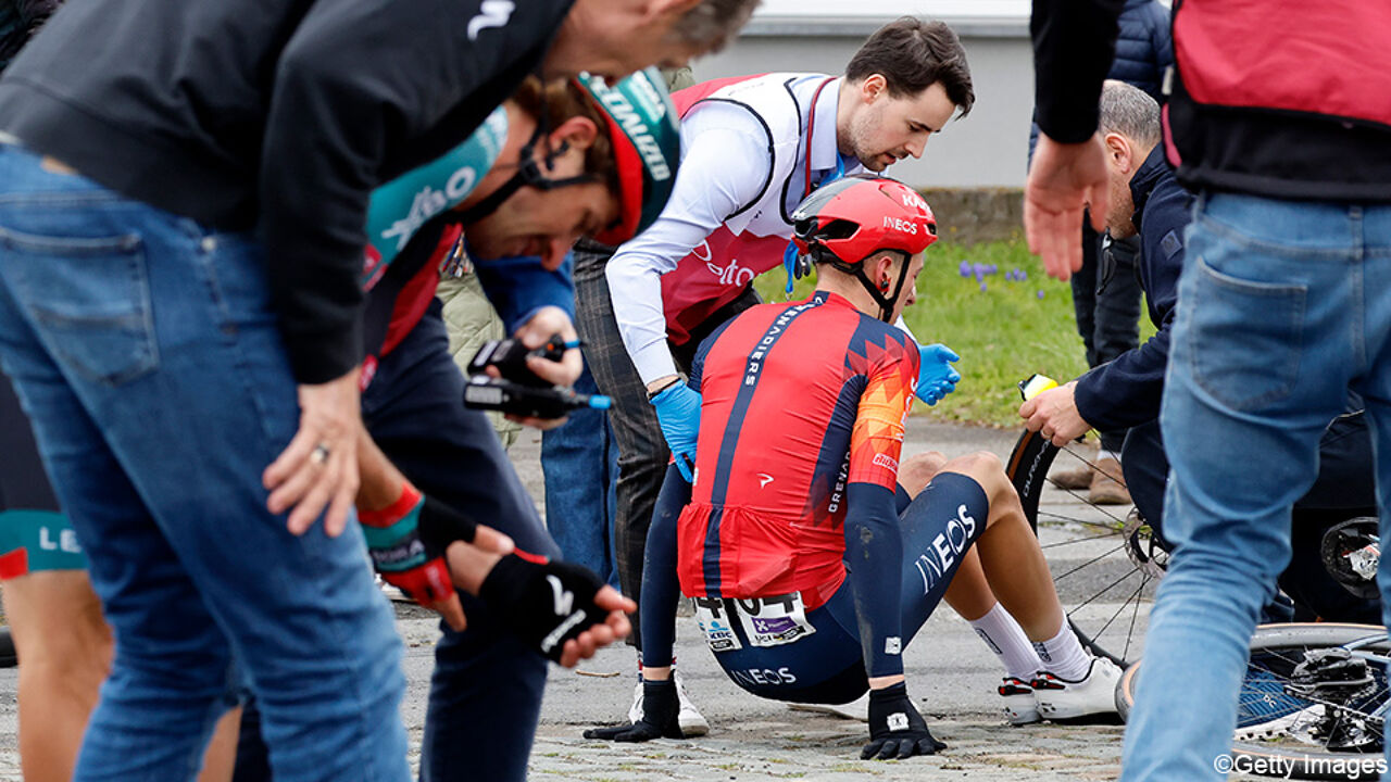 Wat een pech! Ben Turner (Ineos Grenadiers) loopt opnieuw breukje op in ...