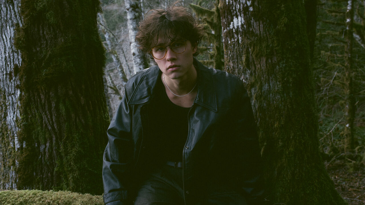 De singer-songwriter achter hit van het moment "Daylight" en ...