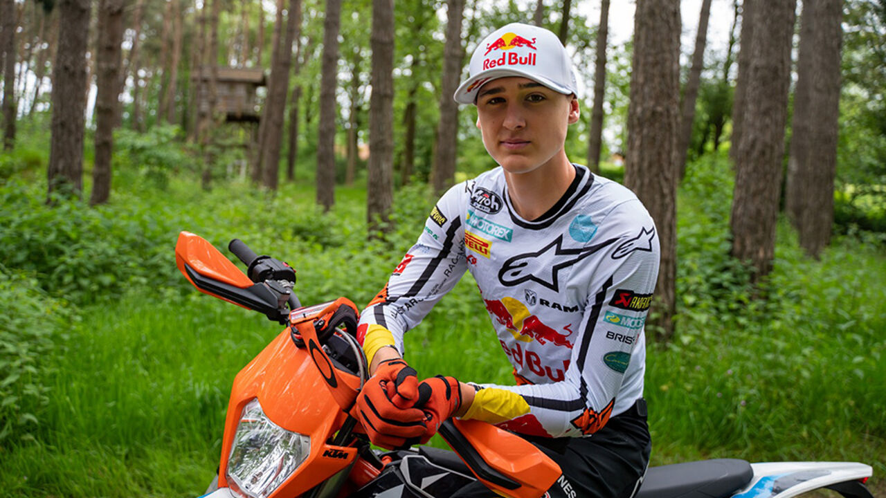 Wil jij komen crossen in de achtertuin van Liam Everts? Speel mee en ...