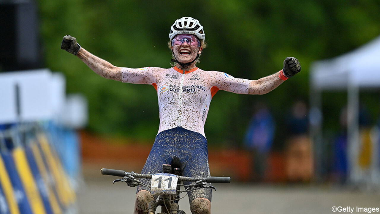 Puck Pieterse toont met Europese titel dat ze ook op mountainbike tot ...