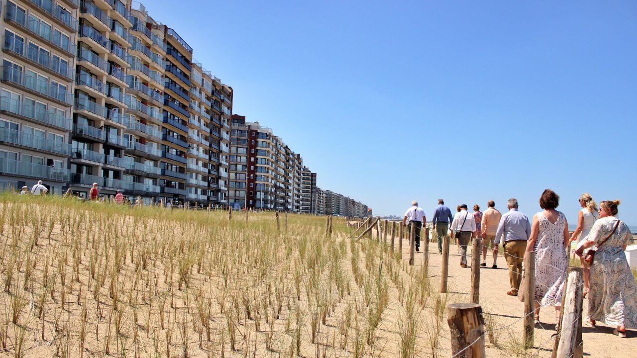 La nouvelle digue de mer inaugurée à Westende | VRT NWS: le site d ...