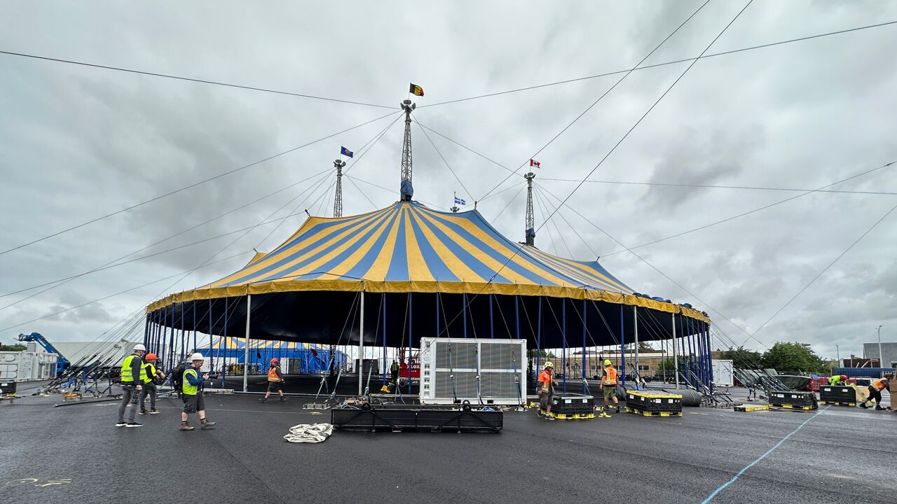Tent van Cirque du Soleil opgebouwd in Knokke-Heist: 100 mensen, 120 ...