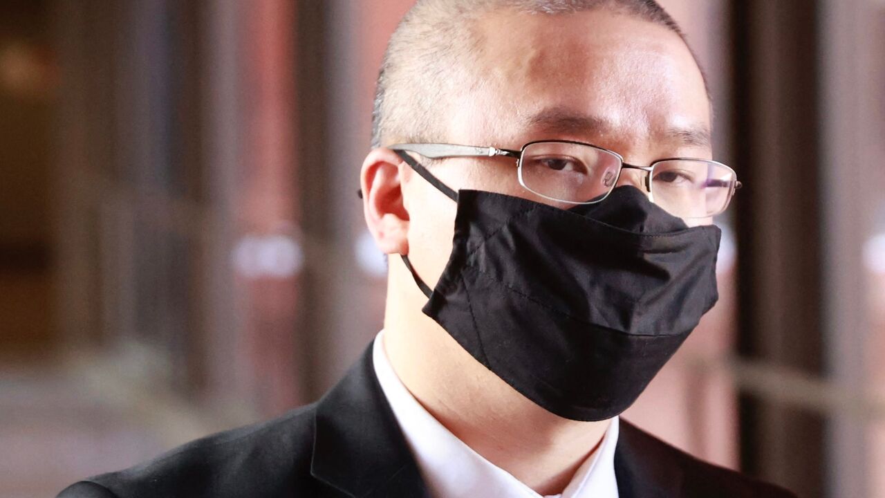 Ex-agent krijgt bijna vijf jaar cel voor rol bij dood George Floyd, processen tegen betrokken ...