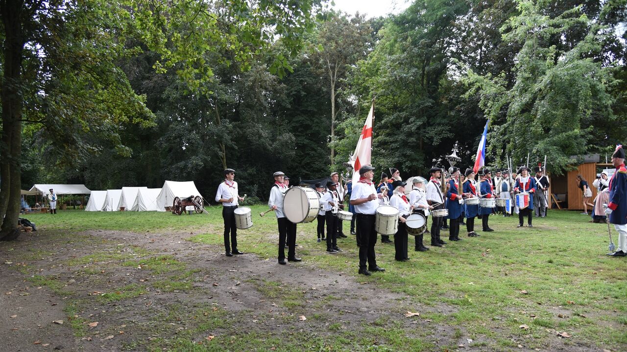 Overmere herleeft boerenkrijg van 225 jaar geleden met ...