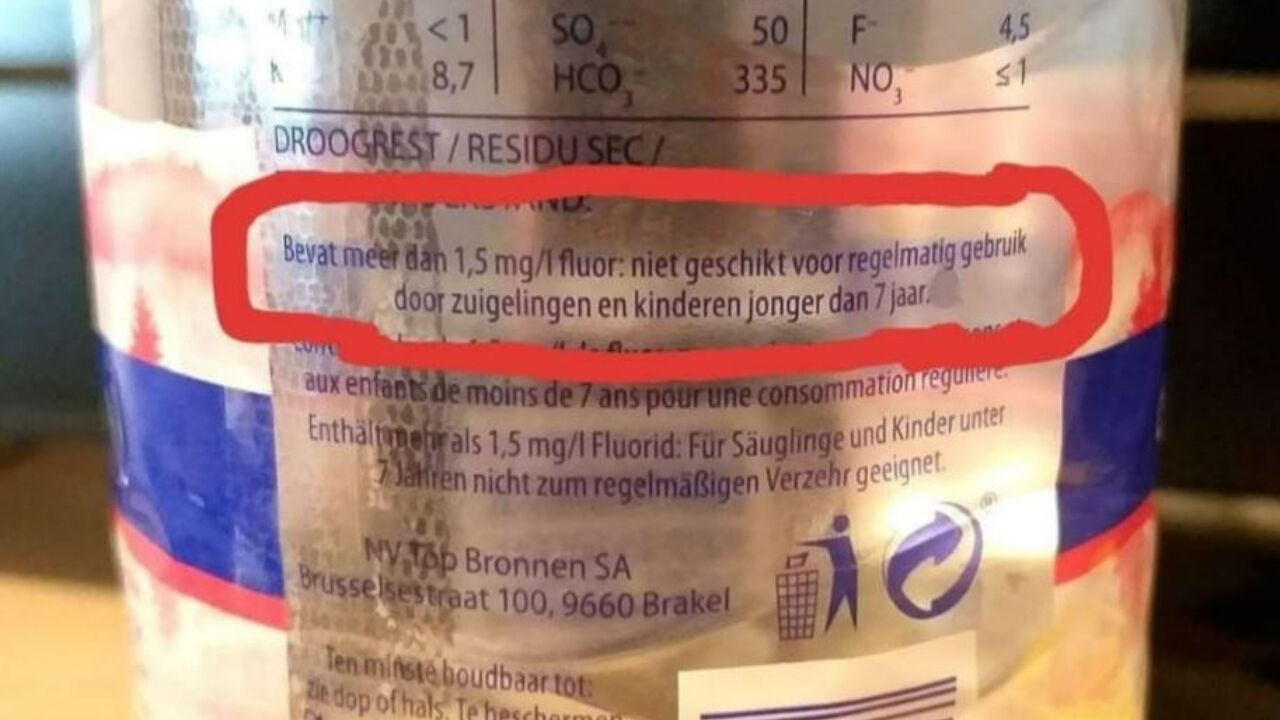 Waarom je kind beter niet te vaak water van sommige merken drinkt ...