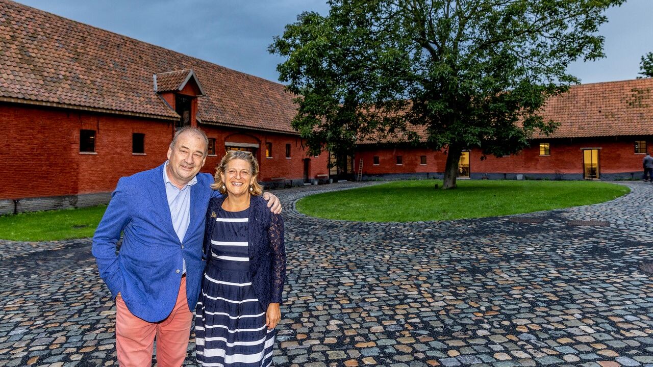 300 jaar oude geklasseerde hoeve bij kasteel van Lozer in Kruisem wordt ...