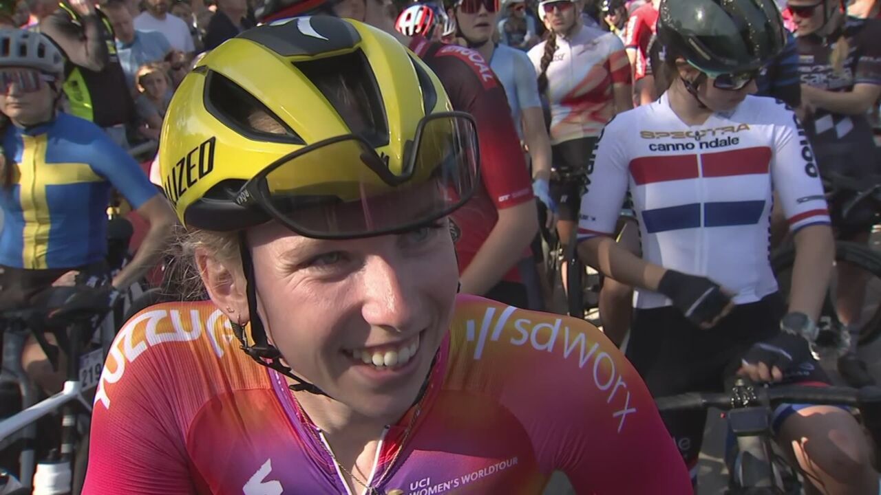 Thuisrijder Jasper Stuyven wint 1e EK gravel na stevige solo, Tiffany ...