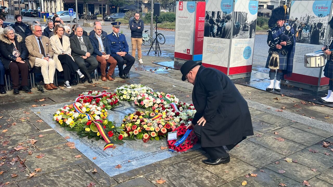 Slachtoffers eerste V-bom in Antwerpen herdacht met oog voor Israël en ...