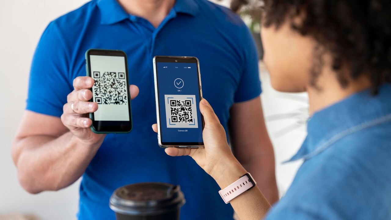 Digitaal betalen is populair: hoe doe je dat veilig met QR-codes? | VRT ...