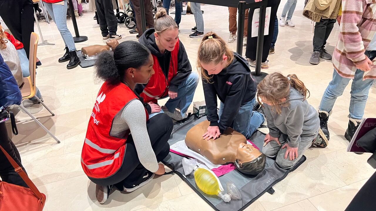 Dag van de Wetenschap in Antwerpen ontvangt veel enthousiaste ...