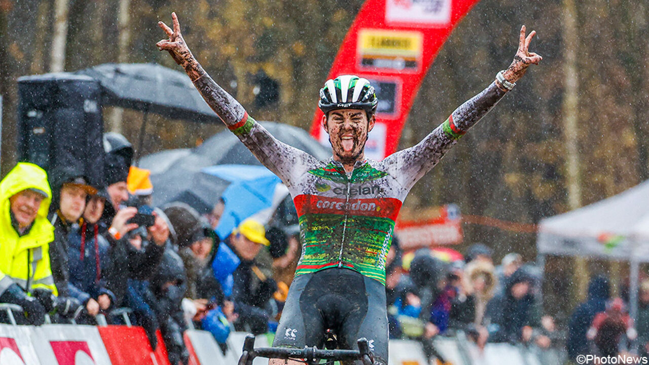 Marion Norbert Riberolle troeft topfavoriete Van Alphen af in loodzwaar ...