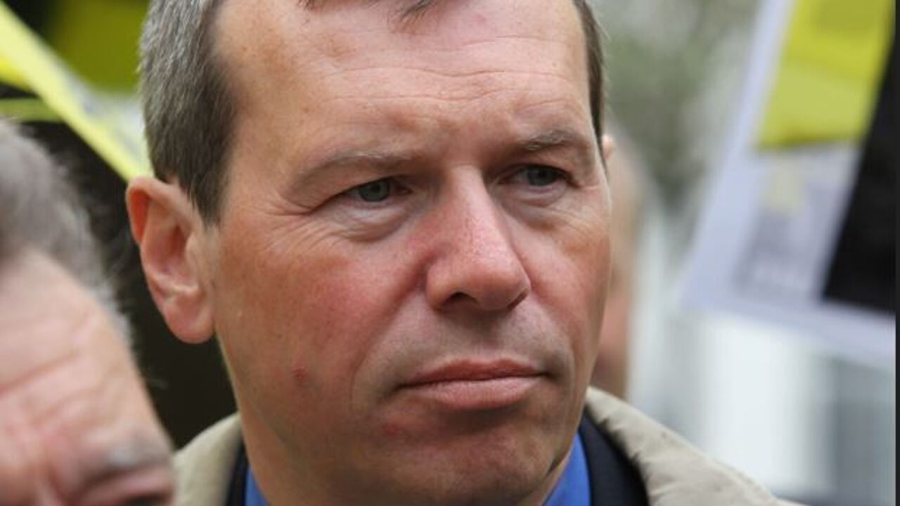 "Ze dienen veel belangen, behalve die van de Vlaming": Vlaams Belang ...