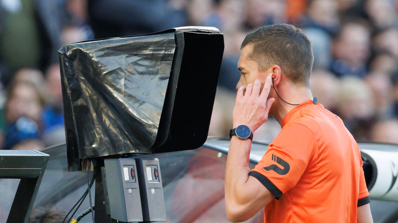 98,3 procent van VAR-beslissingen in het voetbal is correct, blijkt uit ...