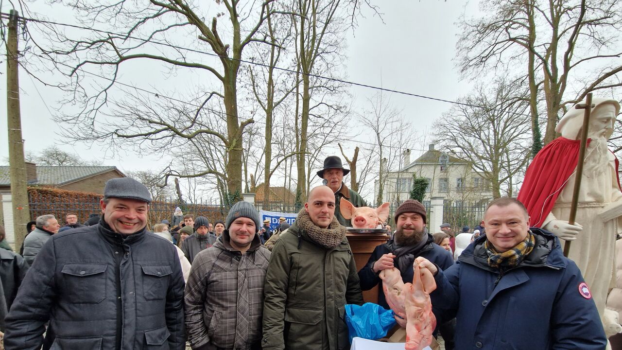 700 euro voor een varkenskop: opbrengst Sint-Antoniusviering in Wever ...