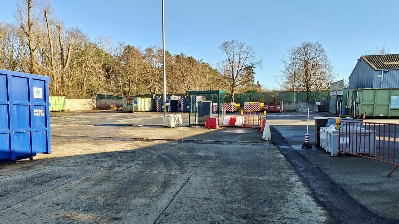 Inwoners van Jabbeke krijgen facturen voor containerpark van drie jaar ...