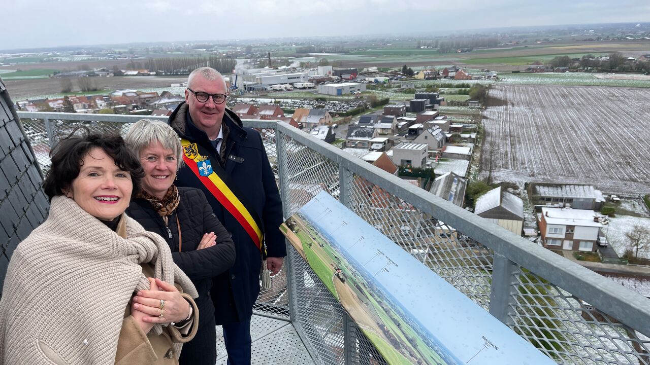 Uitkijkpunt op kerktoren in Mesen moet sluiten op zondag nadat koppel ...