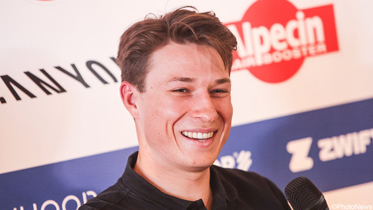 Jasper Philipsen begint in Omloop aan bomvol voorjaar: "Stappen blijven ...