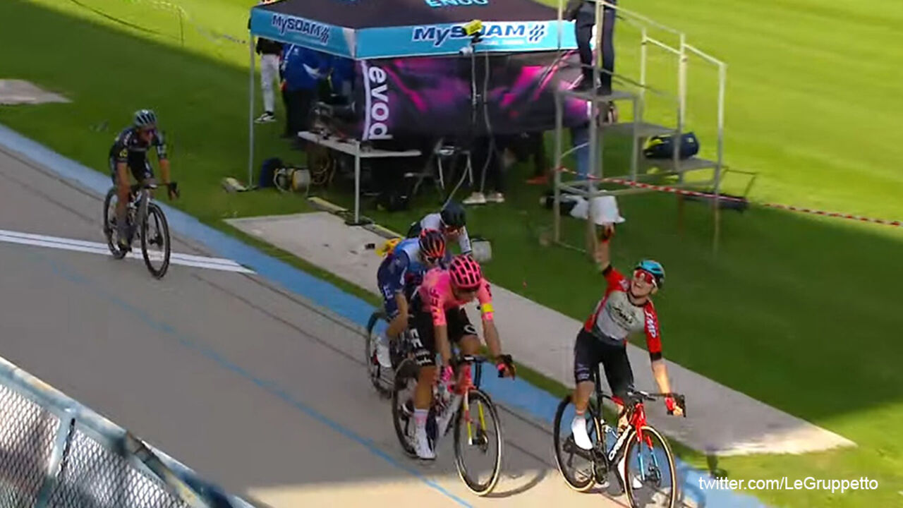 Het begon met een werelduurrecord in eigen tuin: wie is Jenno Berckmoes ...