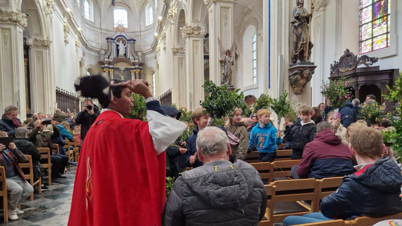 Kwistig met de kwispel: pater Nepo doet zijn reputatie tijdens de ...