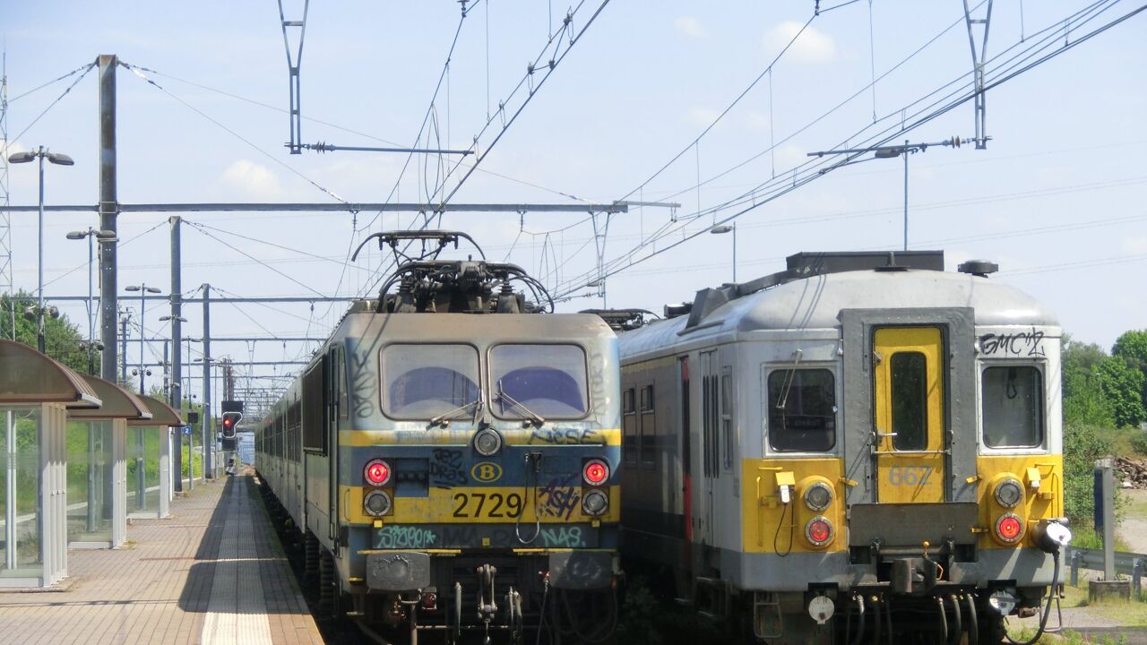 La SNCB va faire ses adieux aux iconiques M4 et AM 66-79 qui partent à ...
