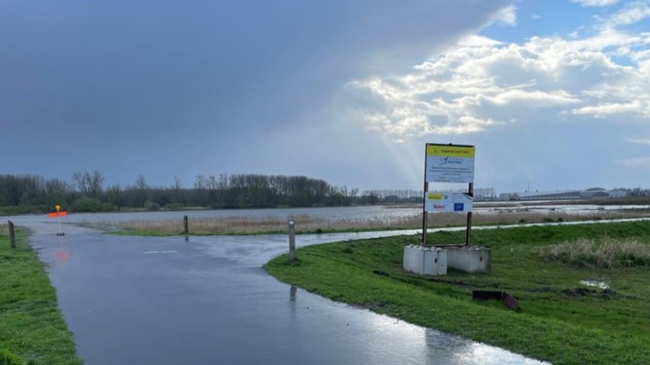 Ringdijk Tielrode tijdelijk weer open voor fietsers en wandelaars | VRT ...