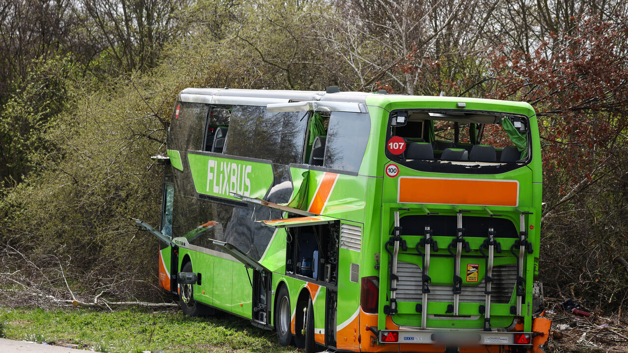Politie stelt dodental bij van 5 naar 4 bij zwaar ongeval met Flixbus ...