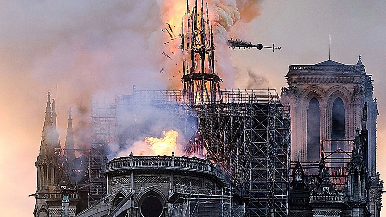 5 jaar na de brand ging Notre-Dame volgens Macron in ere hersteld zijn: is dat gelukt? | VRT NWS ...