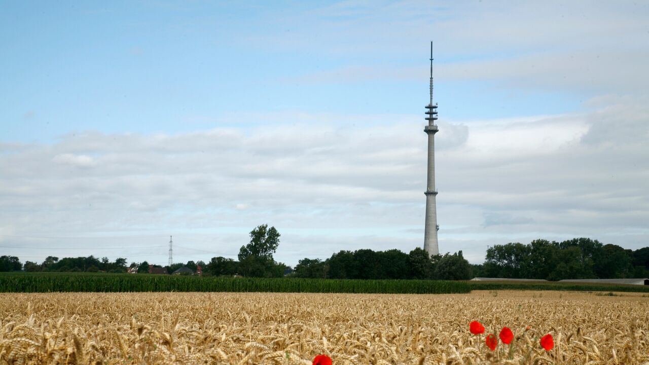 Felle lichtflitsen houden inwoners Sint-Pieters-Leeuw wakker: "Geen ufo ...