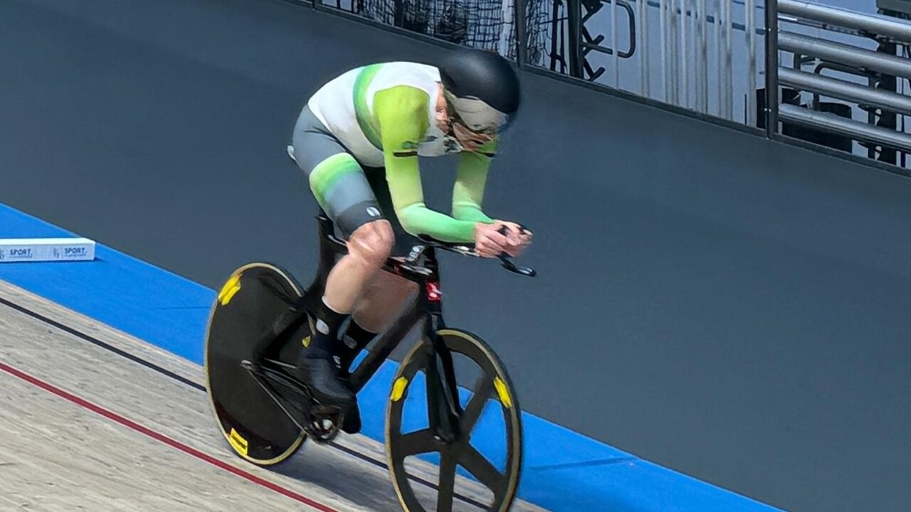 KUL-professor uit Kontich breekt Belgisch uurrecord baanwielrennen voor ...