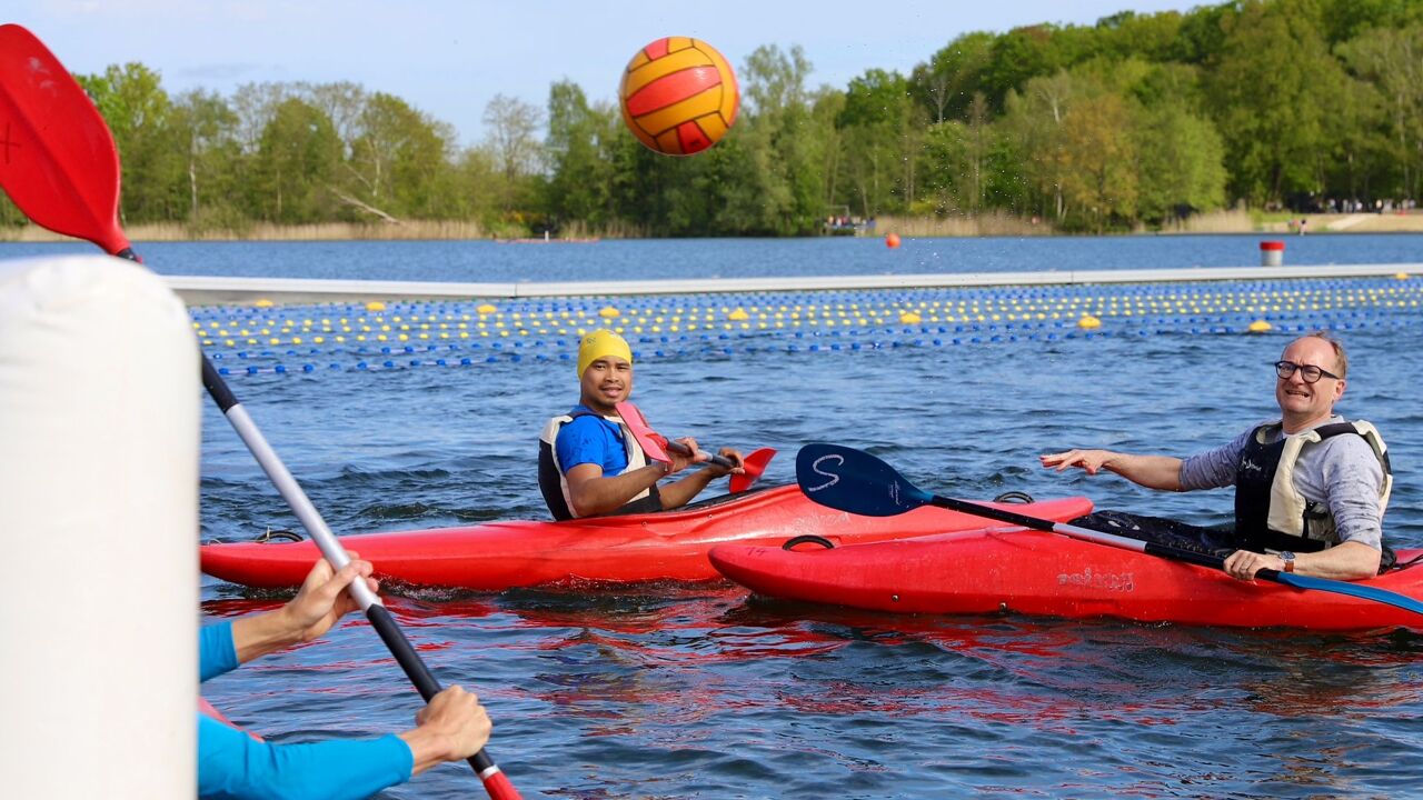 Zwembanen en omnisportwaterzone voor strand- en zwemzone sportdomein ...