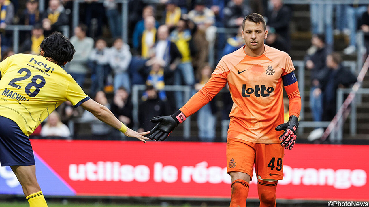 Geen minuut gecoacht en hij kreeg al commentaar: Antwerp stelt Stef ...