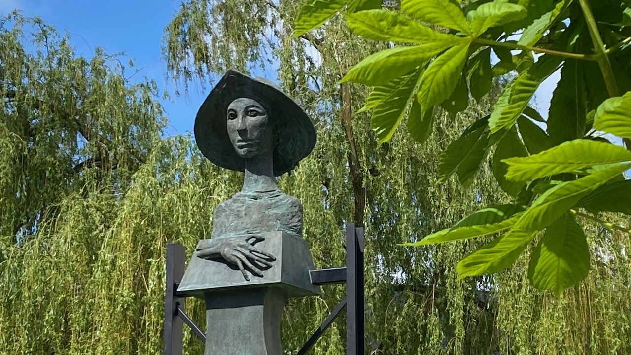 Standbeeld bij Kazerne Dossin in Mechelen moet slachtoffers Holocaust ...