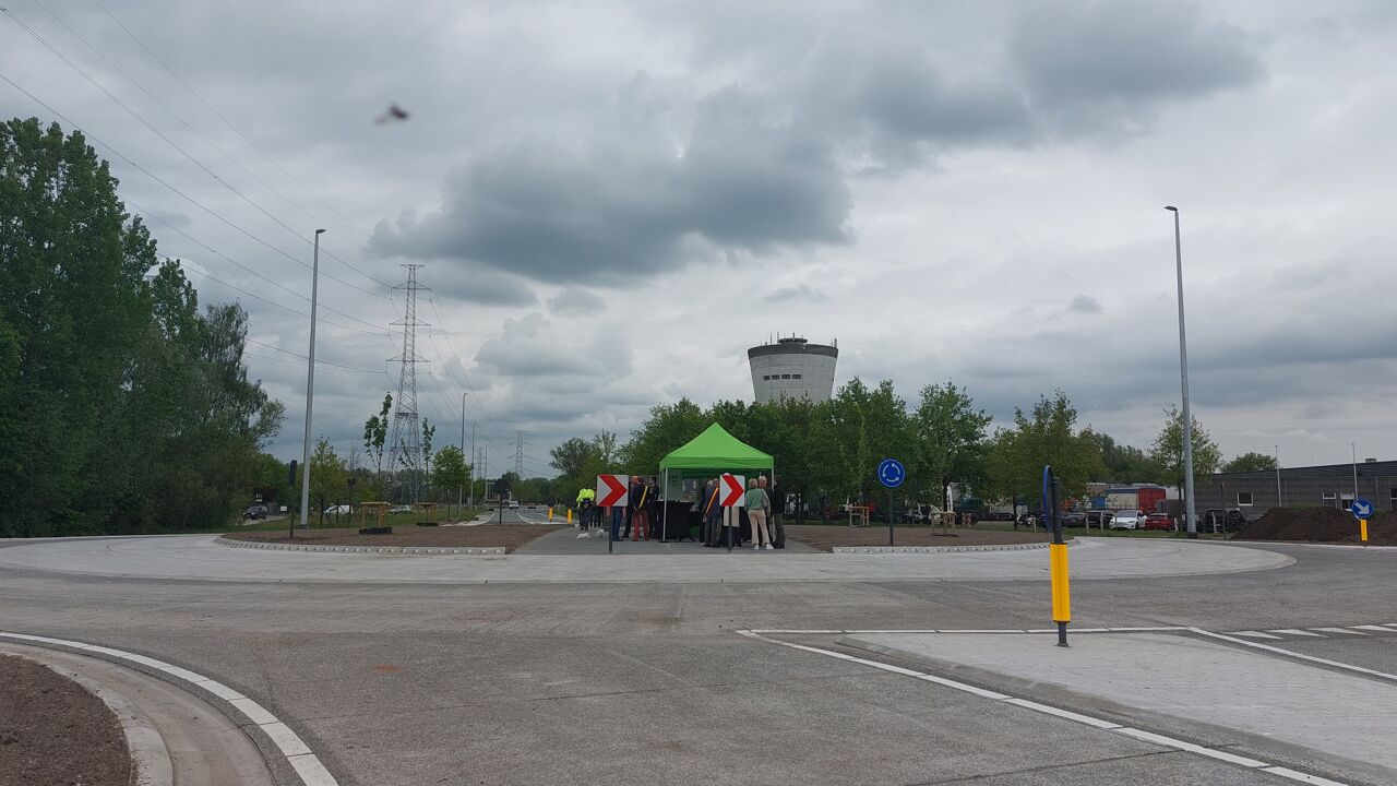 Eerste stukje van langverwachte ring rond Eeklo klaar | VRT NWS: nieuws