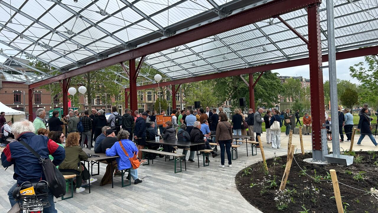 Nieuw Zuidpark in Antwerpen feestelijk geopend, maar problemen met ...