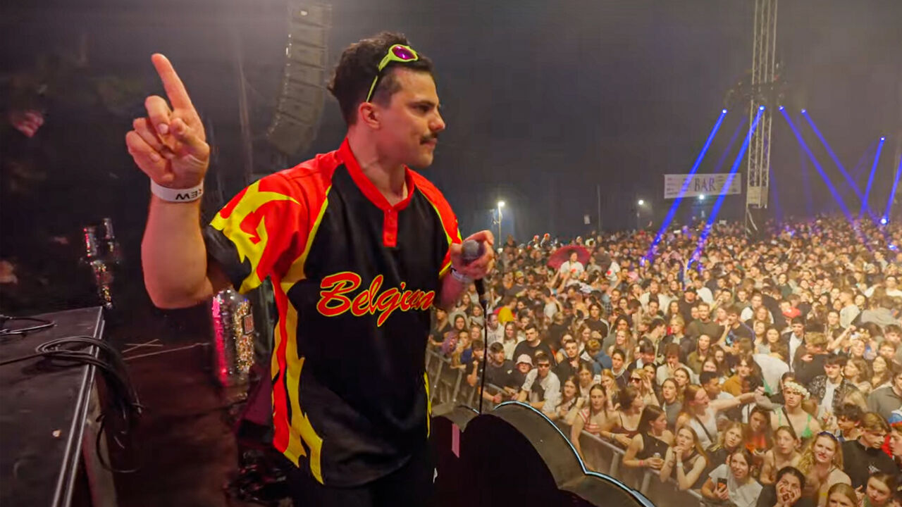 Average Rob lanceert knallend supporterslied voor Rode Duivels en ...