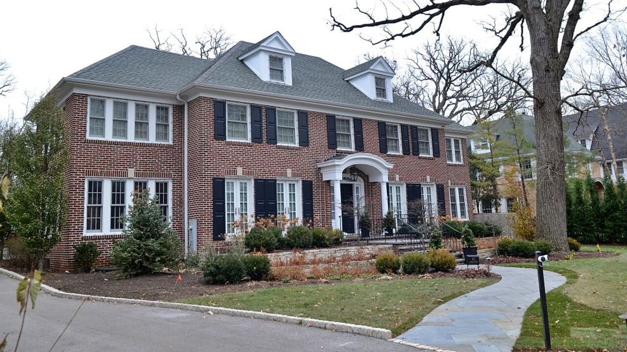 Wonen zoals Kevin McCallister? Gepimpt huis uit 'Home alone' staat te ...