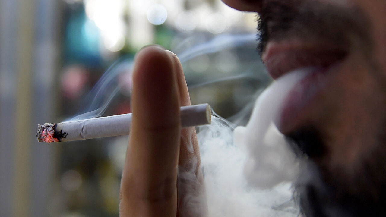 In België sterft elk uur 1 persoon aan de gevolgen van roken | VRT NWS ...