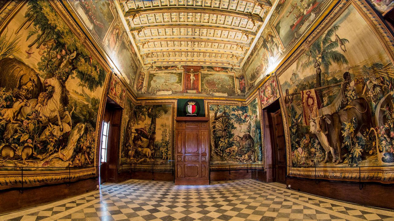 Manufactuur in Mechelen restaureert historische wandtapijten uit ...