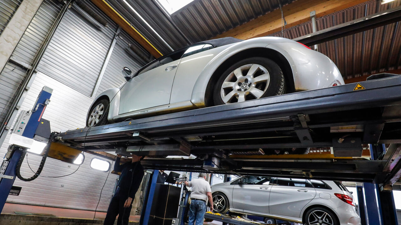 Kan je vanaf nu om de 2 jaar naar de autokeuring? En wat als je dit ...