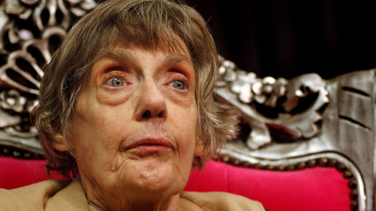 Jeugdboekenauteur Tonke Dragt (93) overleden, bekend van 'De brief voor ...