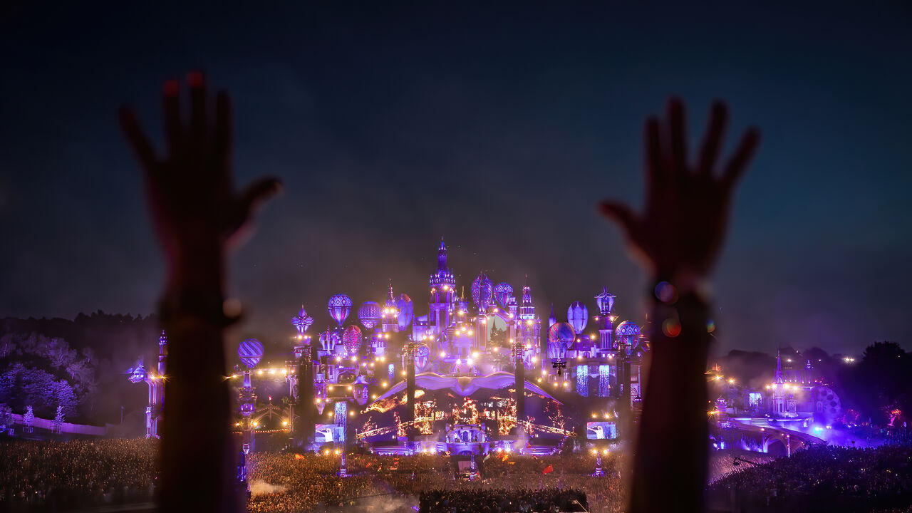 Van virale aftermovie tot sterrenkeuken backstage: dj's Dimitri Vegas ...