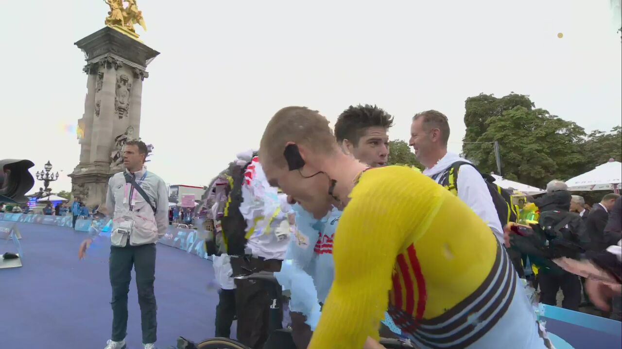 GOUD én BRONS! Remco Evenepoel klieft naar olympisch tijdritgoud in ...