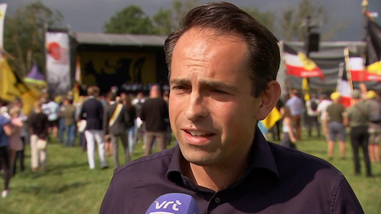 Ook last van onbekenden die je vriend willen zijn op sociale media? Zo ...