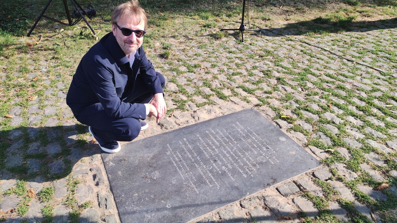 Gent onthult gedenksteen van huwelijk Filips de Stoute en Margaretha ...