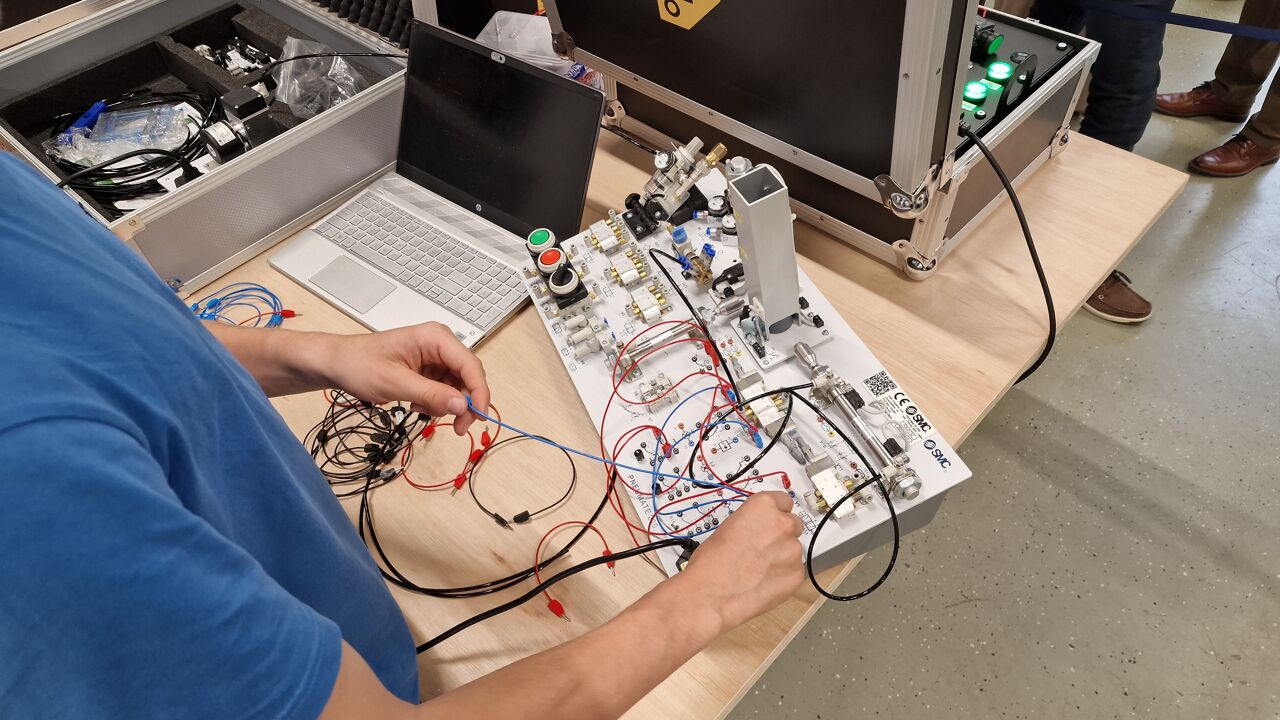 Nieuw technisch trainingscentrum voor leerlingen, scholen én bedrijven: "Sneller technische ...