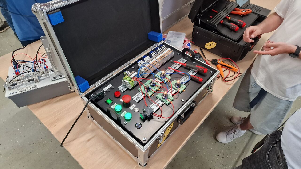 Nieuw technisch trainingscentrum voor leerlingen, scholen én bedrijven: "Sneller technische ...