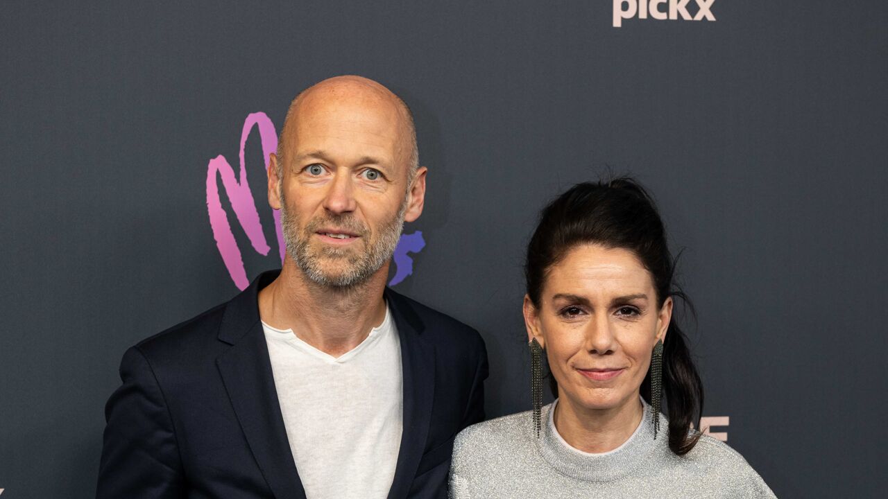 VRT NWS-anker Fatma Taspinar verwacht haar eerste kindje | VRT NWS: nieuws