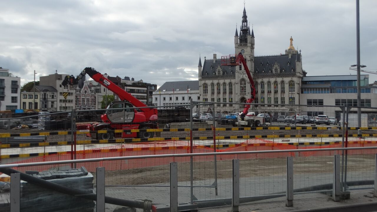 Werken aan de Grote Markt Sint-Niklaas starten 3 weken vroeger dan gepland | VRT NWS: nieuws
