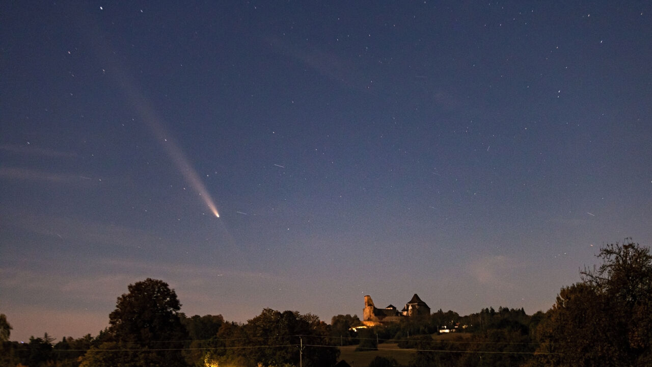 'Komeet van de eeuw' met blote oog zichtbaar boven België, zo kan je haar spotten | VRT NWS: nieuws